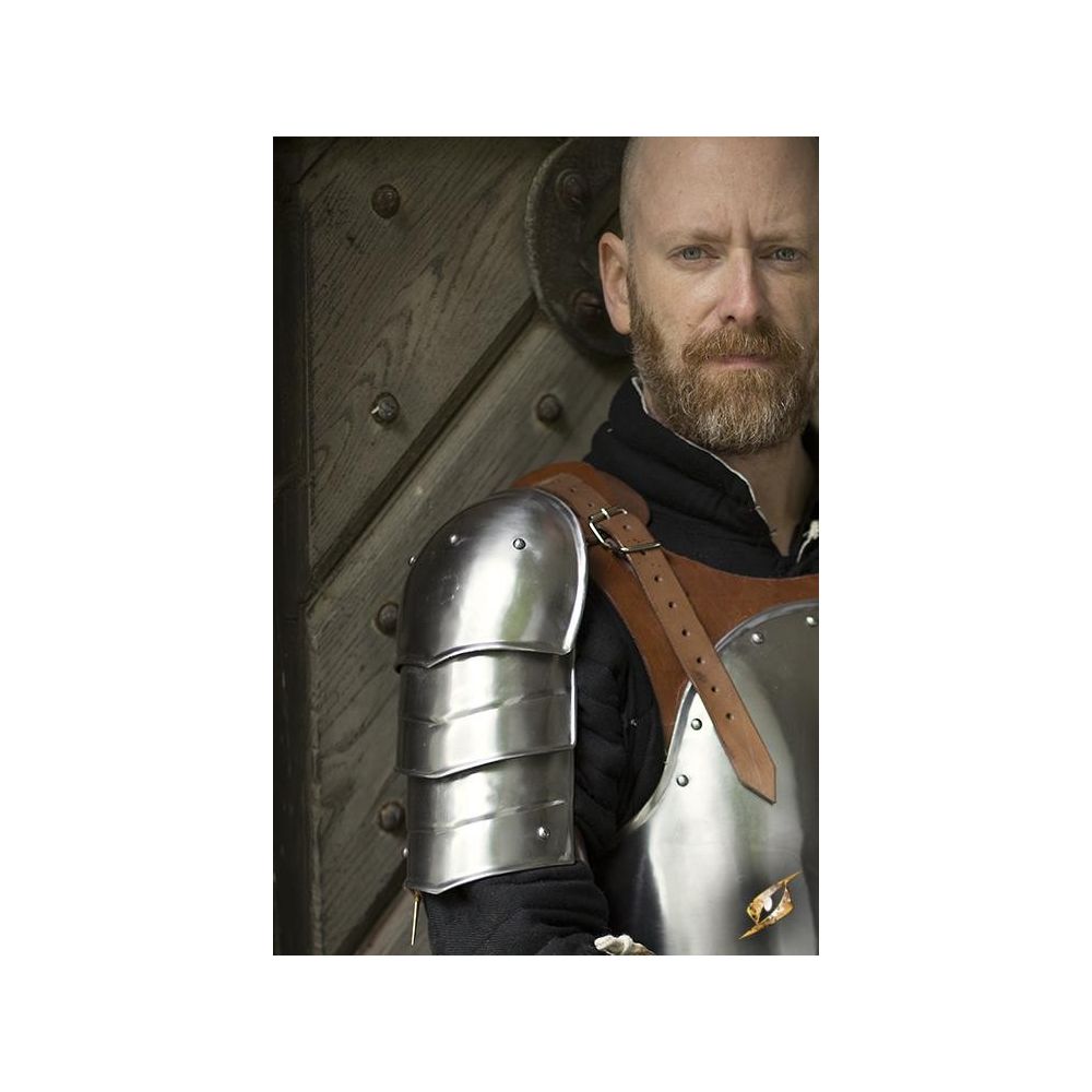 Shoulder plates mercenary