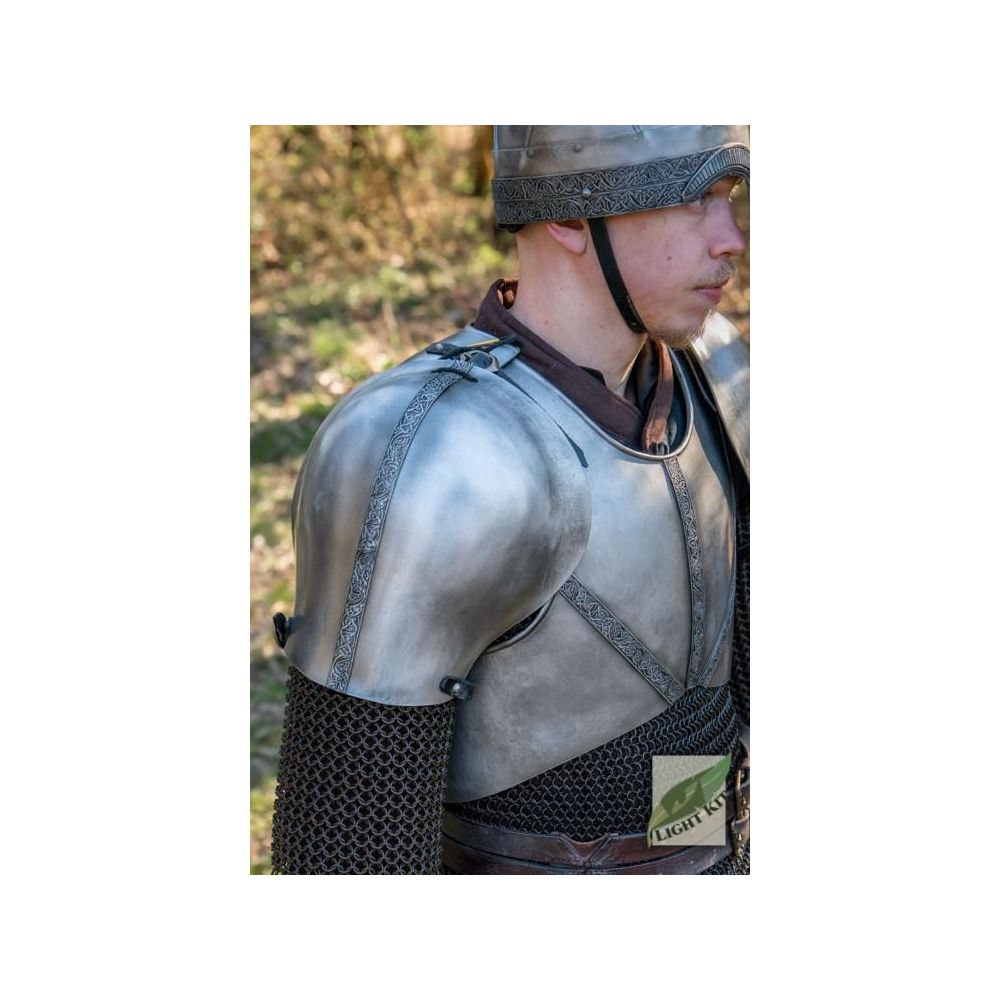 Nordic pauldrons